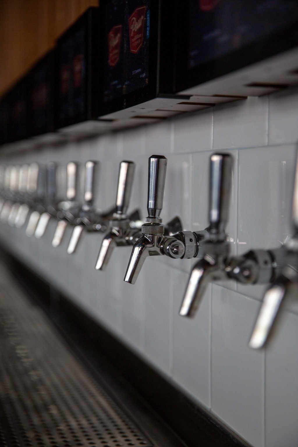 Pour Taproom Jacksonville | Self-Serve Bar & Taproom Downtown JAX