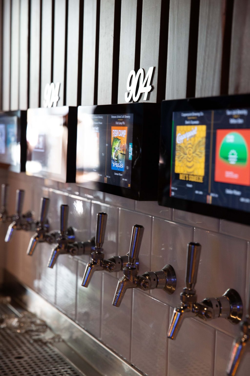 Pour Taproom Jacksonville | Self-Serve Bar & Taproom Downtown JAX